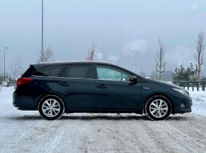 Grey Toyota Auris 2014 in Vilnius, with an engine capacity of 1.80 L and mileage of 265 thousand km for 8290 €, photo 6 on AUTOMOTO.COM.LV