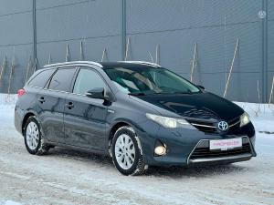 Grey Toyota Auris 2014 in Vilnius, with an engine capacity of 1.80 L and mileage of 265 thousand km for 8290 €, photo 9 on AUTOMOTO.COM.LV