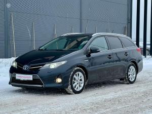 Grey Toyota Auris 2014 in Vilnius, with an engine capacity of 1.80 L and mileage of 265 thousand km for 8290 €, photo 11 on AUTOMOTO.COM.LV
