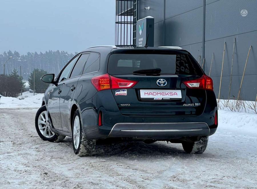 Grey Toyota Auris 2014 in Vilnius, with an engine capacity of 1.80 L and mileage of 265 thousand km for 8290 €, photo 18 on AUTOMOTO.COM.LV
