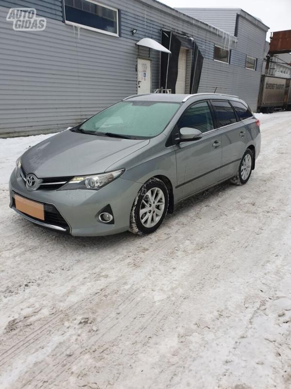 Pelēks Toyota Auris 2014 Šauļi, ar dzinēja tilpumu 1.40 L un nobraukumu 227 tūkst. km par 4550 €, foto 2 vietnē AUTOMOTO.COM.LV