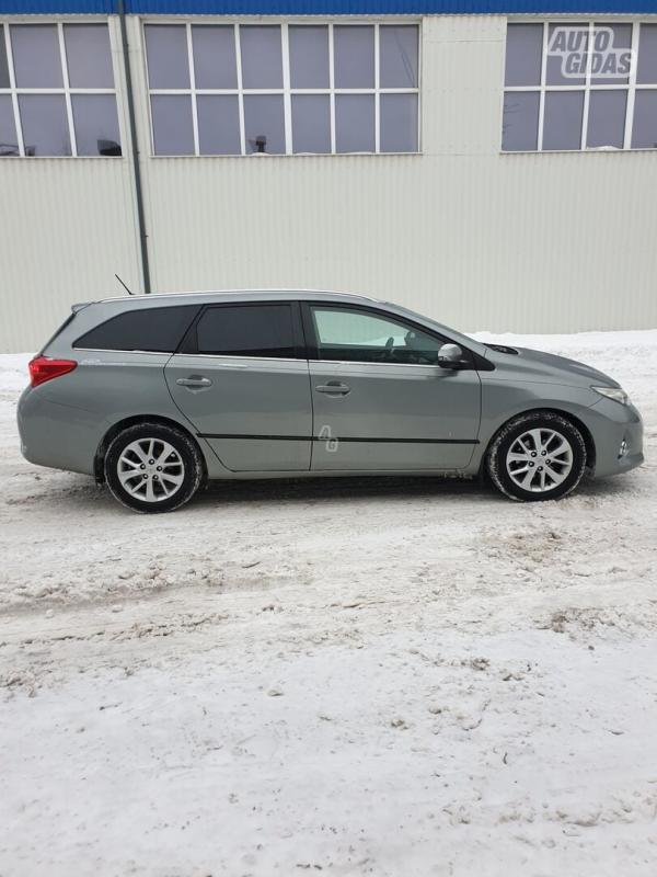 Pelēks Toyota Auris 2014 Šauļi, ar dzinēja tilpumu 1.40 L un nobraukumu 227 tūkst. km par 4550 €, foto 5 vietnē AUTOMOTO.COM.LV
