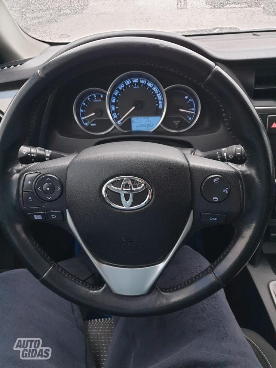 Pelēks Toyota Auris 2014 Šauļi, ar dzinēja tilpumu 1.40 L un nobraukumu 227 tūkst. km par 4550 €, foto 15 vietnē AUTOMOTO.COM.LV