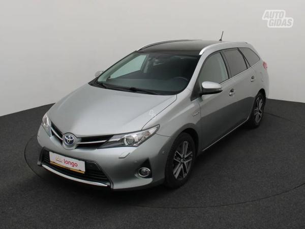 Pelēks Toyota Auris 2014 Viļņa, ar dzinēja tilpumu 1.80 L un nobraukumu 173 tūkst. km par 10699 €, foto 1 vietnē AUTOMOTO.COM.LV