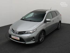 Grey Toyota Auris 2014 in Vilnius, with an engine capacity of 1.80 L and mileage of 173 thousand km for 10699 €, photo  on AUTOMOTO.COM.LV