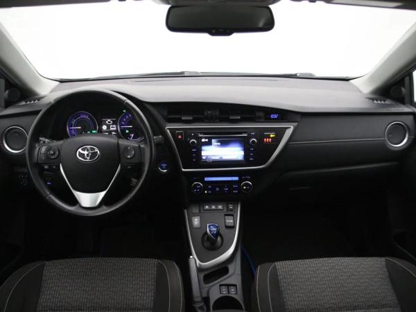 Pelēks Toyota Auris 2014 Viļņa, ar dzinēja tilpumu 1.80 L un nobraukumu 173 tūkst. km par 10699 €, foto 2 vietnē AUTOMOTO.COM.LV