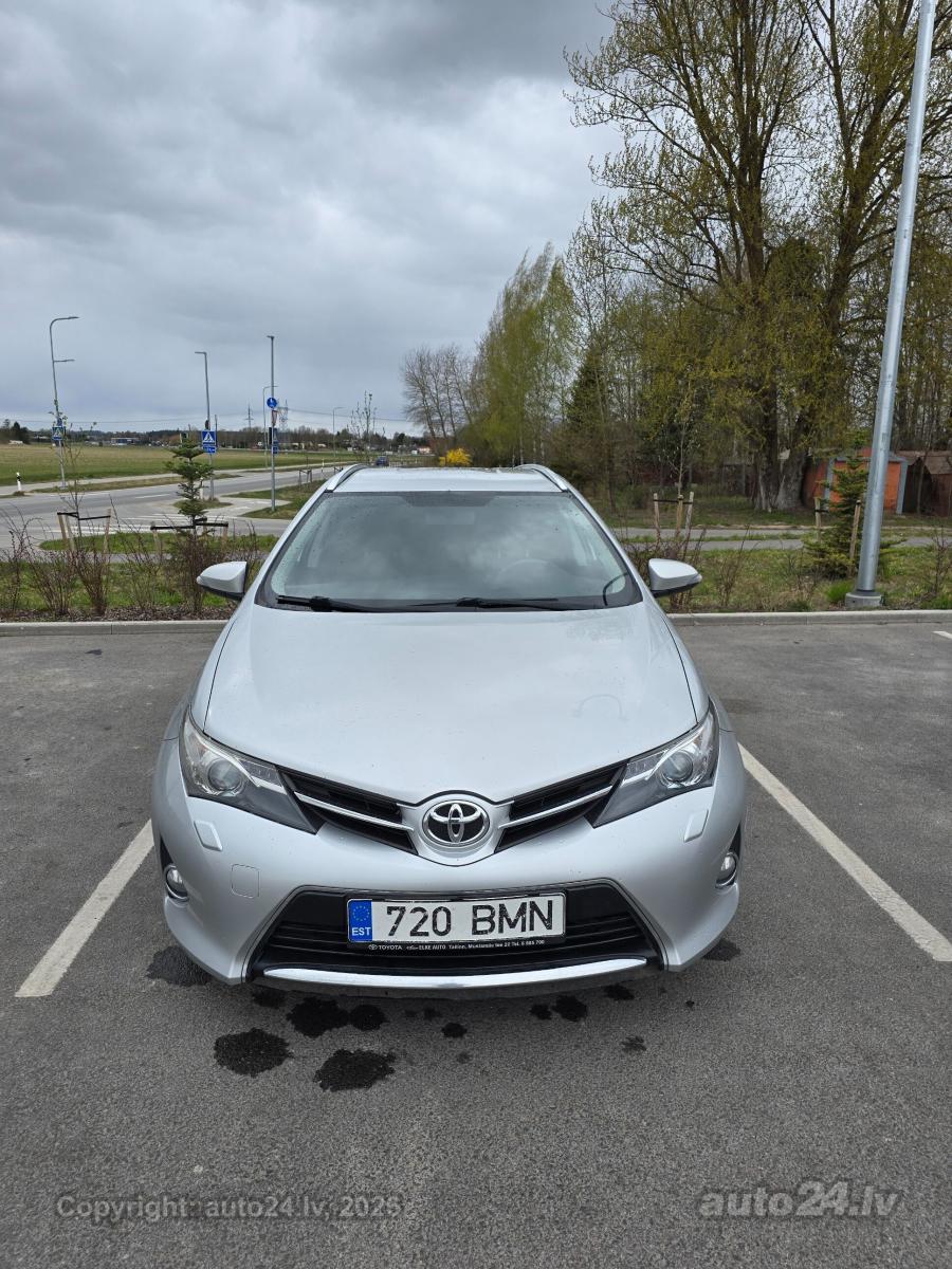 Pelēks Toyota Auris 2014 Tartu, ar dzinēja tilpumu 1.60 L un nobraukumu 201 tūkst. km par 7200 €, foto 3 vietnē AUTOMOTO.COM.LV