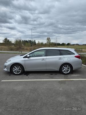 Pelēks Toyota Auris 2014 Tartu, ar dzinēja tilpumu 1.60 L un nobraukumu 201 tūkst. km par 7200 €, foto 4 vietnē AUTOMOTO.COM.LV