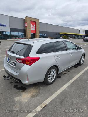 Pelēks Toyota Auris 2014 Tartu, ar dzinēja tilpumu 1.60 L un nobraukumu 201 tūkst. km par 7200 €, foto 5 vietnē AUTOMOTO.COM.LV