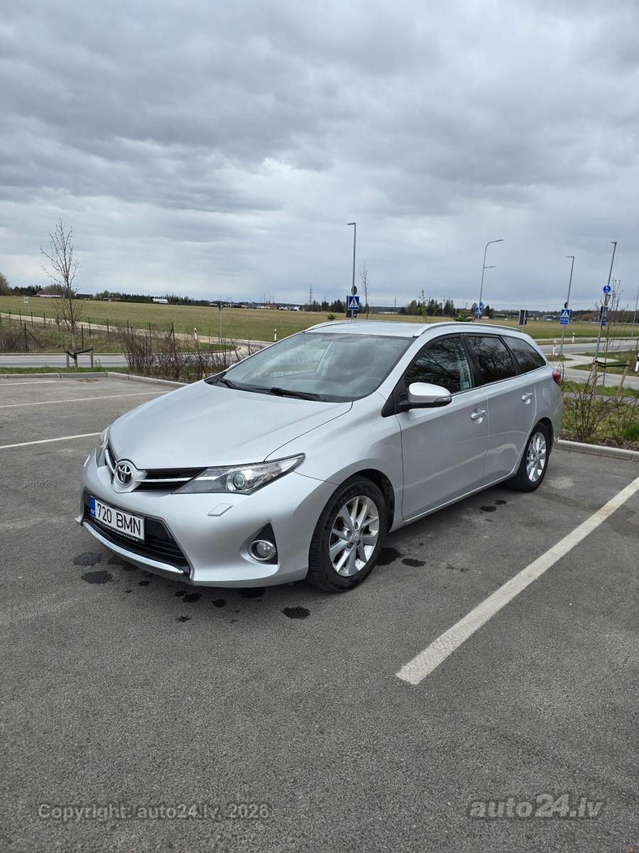 Pelēks Toyota Auris 2014 Tartu, ar dzinēja tilpumu 1.60 L un nobraukumu 201 tūkst. km par 7200 €, foto 8 vietnē AUTOMOTO.COM.LV