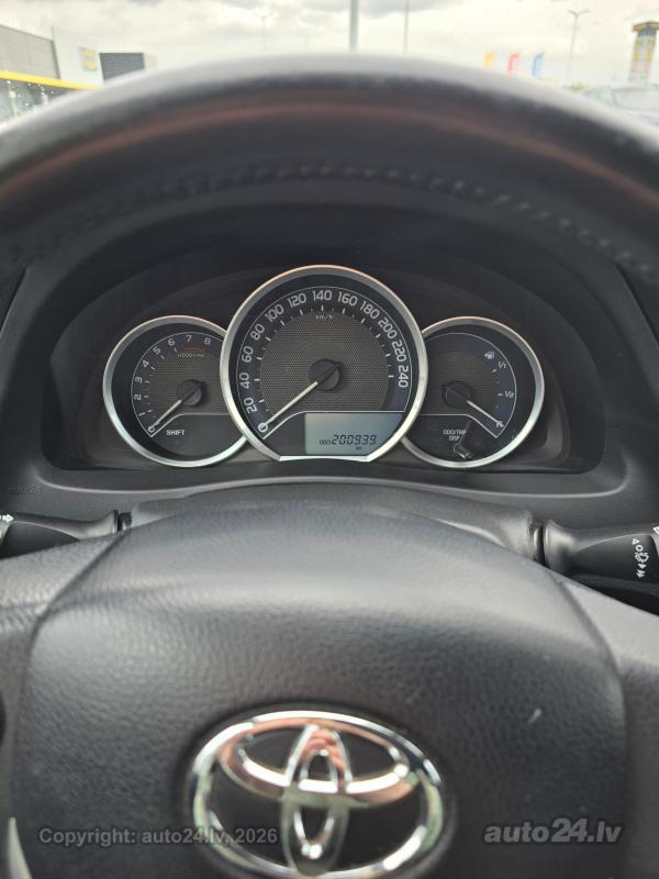 Pelēks Toyota Auris 2014 Tartu, ar dzinēja tilpumu 1.60 L un nobraukumu 201 tūkst. km par 7200 €, foto 8 vietnē AUTOMOTO.COM.LV