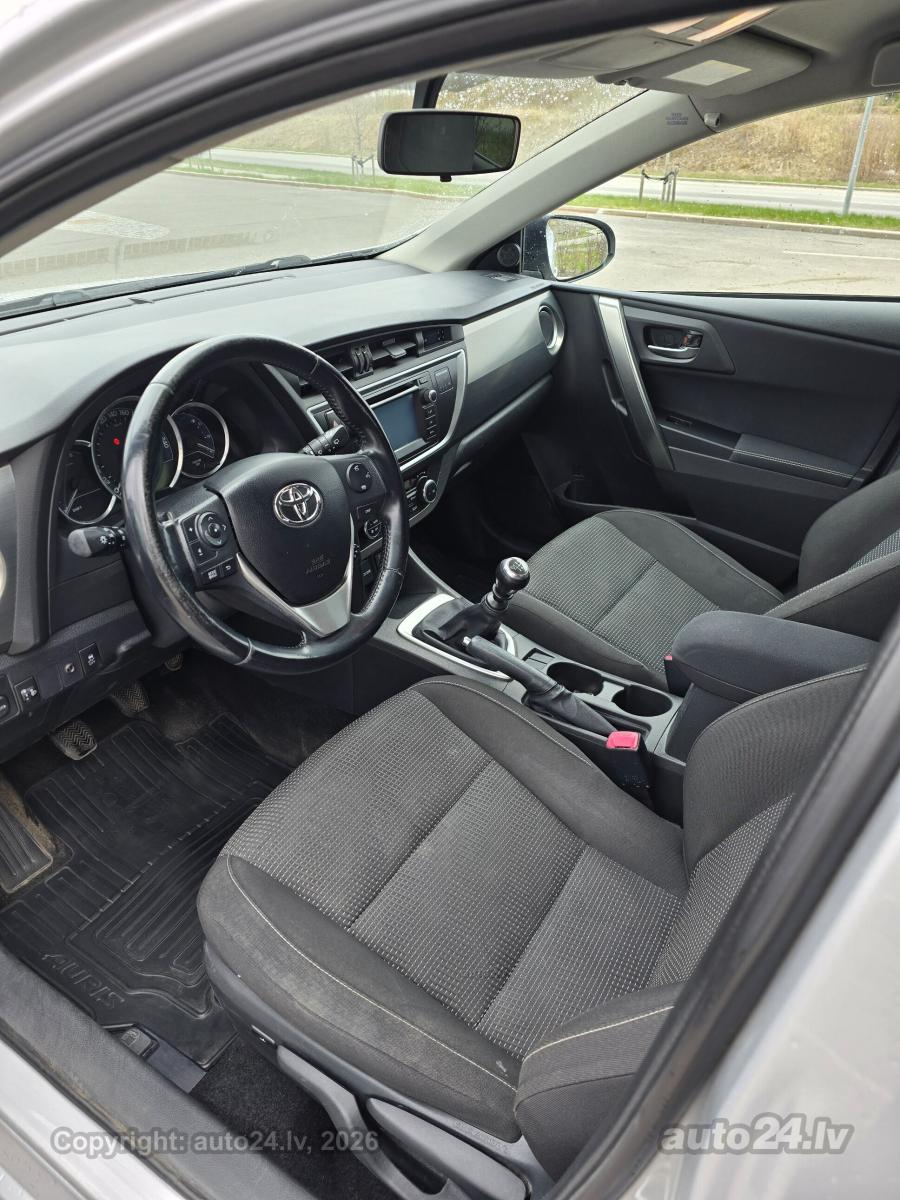 Pelēks Toyota Auris 2014 Tartu, ar dzinēja tilpumu 1.60 L un nobraukumu 201 tūkst. km par 7200 €, foto 13 vietnē AUTOMOTO.COM.LV