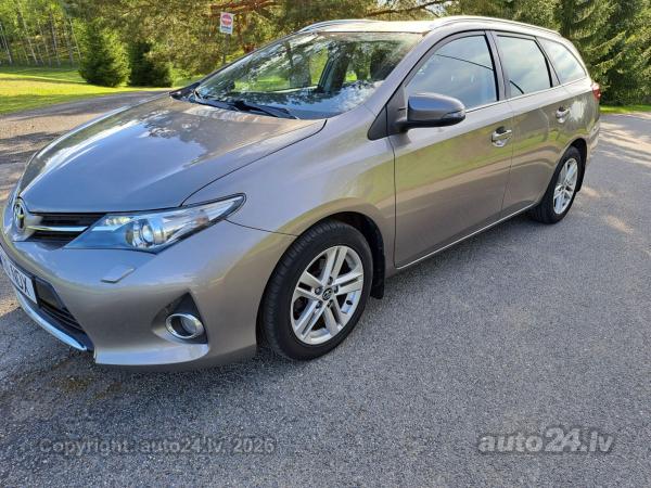 Pelēks Toyota Auris 2014 Tartu, ar dzinēja tilpumu 1.60 L un nobraukumu 144 tūkst. km par 7700 €, foto 1 vietnē AUTOMOTO.COM.LV