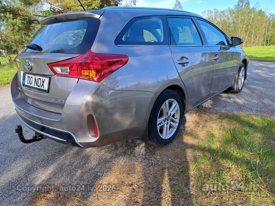 Pelēks Toyota Auris 2014 Tartu, ar dzinēja tilpumu 1.60 L un nobraukumu 144 tūkst. km par 7700 €, foto 4 vietnē AUTOMOTO.COM.LV