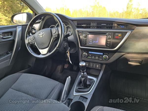 Pelēks Toyota Auris 2014 Tartu, ar dzinēja tilpumu 1.60 L un nobraukumu 144 tūkst. km par 7700 €, foto 5 vietnē AUTOMOTO.COM.LV