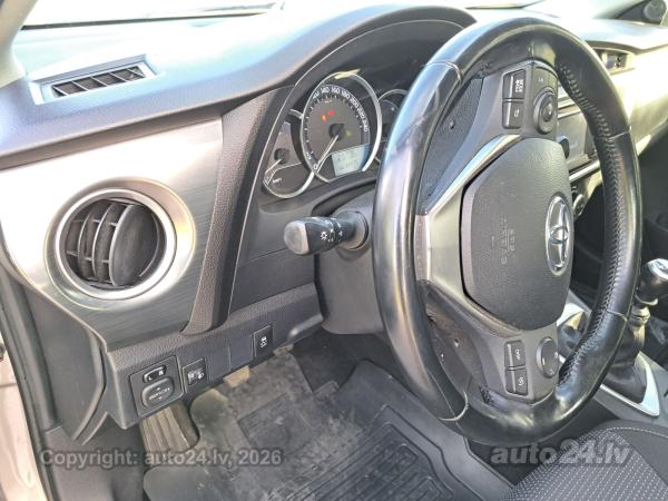 Pelēks Toyota Auris 2014 Tartu, ar dzinēja tilpumu 1.60 L un nobraukumu 144 tūkst. km par 7700 €, foto 6 vietnē AUTOMOTO.COM.LV