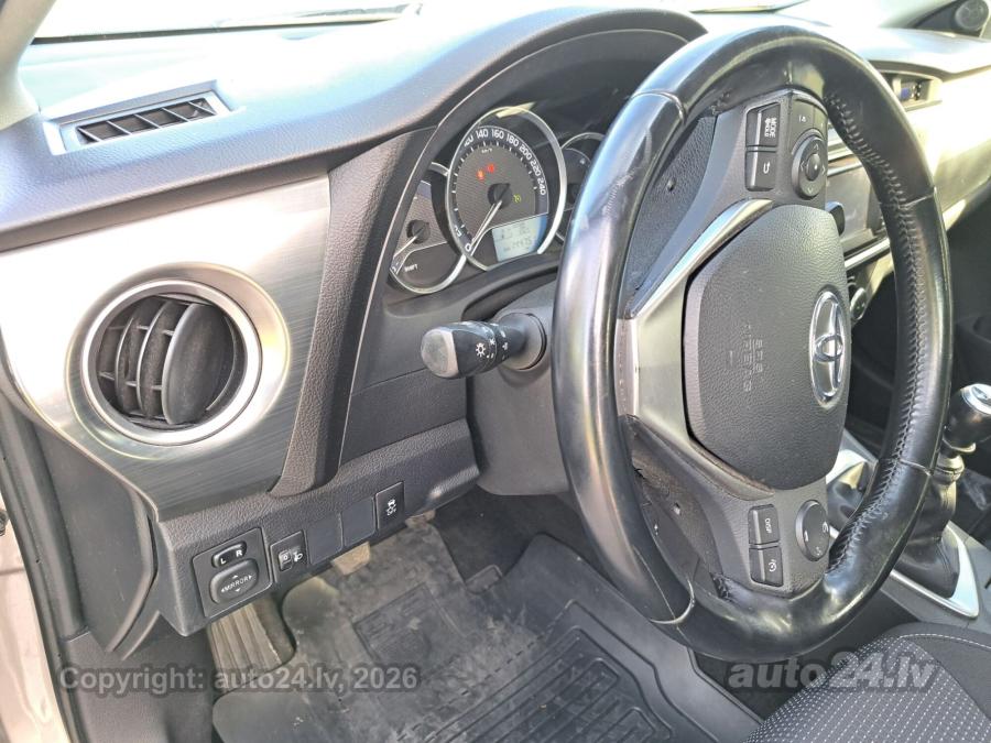 Pelēks Toyota Auris 2014 Tartu, ar dzinēja tilpumu 1.60 L un nobraukumu 144 tūkst. km par 7700 €, foto 7 vietnē AUTOMOTO.COM.LV