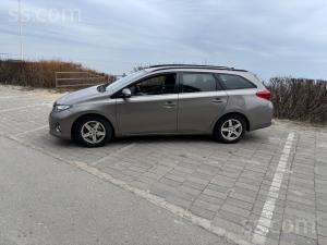 Pelēks Toyota Auris 2014 Jūrmala, ar dzinēja tilpumu 1.40 L un nobraukumu 195 tūkst. km par 5500 €, foto 3 vietnē AUTOMOTO.COM.LV
