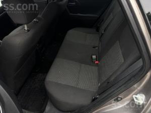 Pelēks Toyota Auris 2014 Jūrmala, ar dzinēja tilpumu 1.40 L un nobraukumu 195 tūkst. km par 5500 €, foto 5 vietnē AUTOMOTO.COM.LV