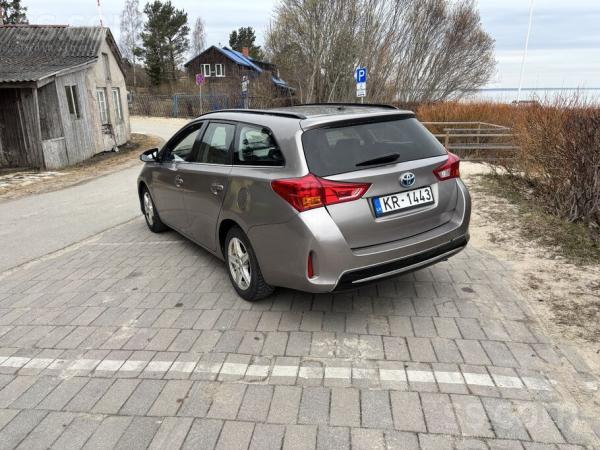 Pelēks Toyota Auris 2014 Jūrmala, ar dzinēja tilpumu 1.40 L un nobraukumu 195 tūkst. km par 5500 €, foto 5 vietnē AUTOMOTO.COM.LV