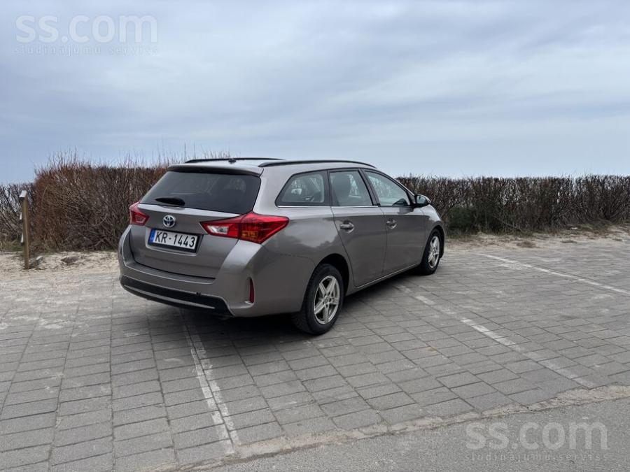 Pelēks Toyota Auris 2014 Jūrmala, ar dzinēja tilpumu 1.40 L un nobraukumu 195 tūkst. km par 5500 €, foto 7 vietnē AUTOMOTO.COM.LV