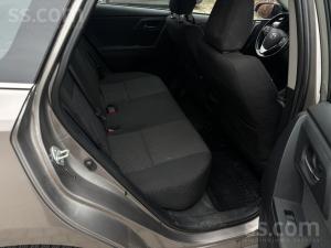 Pelēks Toyota Auris 2014 Jūrmala, ar dzinēja tilpumu 1.40 L un nobraukumu 195 tūkst. km par 5500 €, foto 8 vietnē AUTOMOTO.COM.LV