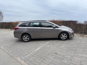 Pelēks Toyota Auris 2014 Jūrmala, ar dzinēja tilpumu 1.40 L un nobraukumu 195 tūkst. km par 5500 €, foto 11 vietnē AUTOMOTO.COM.LV
