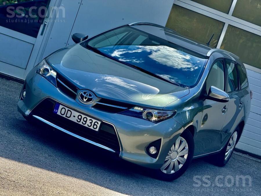 Pelēks Toyota Auris 2014 Rīga, ar dzinēja tilpumu 1.40 L un nobraukumu 0 tūkst. km par 5590 €, foto 1 vietnē AUTOMOTO.COM.LV