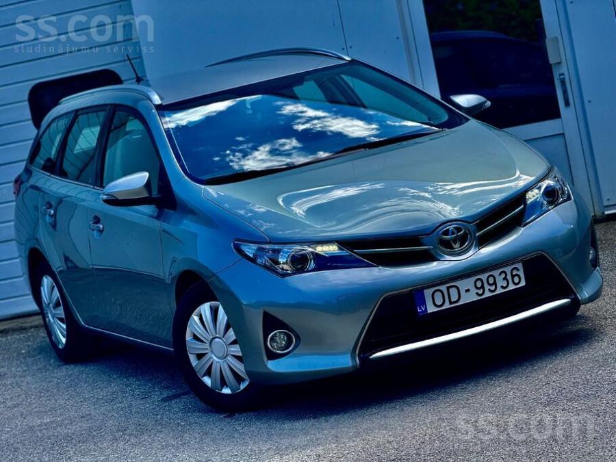 Pelēks Toyota Auris 2014 Rīga, ar dzinēja tilpumu 1.40 L un nobraukumu 0 tūkst. km par 5590 €, foto 3 vietnē AUTOMOTO.COM.LV