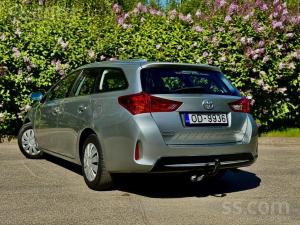 Pelēks Toyota Auris 2014 Rīga, ar dzinēja tilpumu 1.40 L un nobraukumu 0 tūkst. km par 5590 €, foto 4 vietnē AUTOMOTO.COM.LV