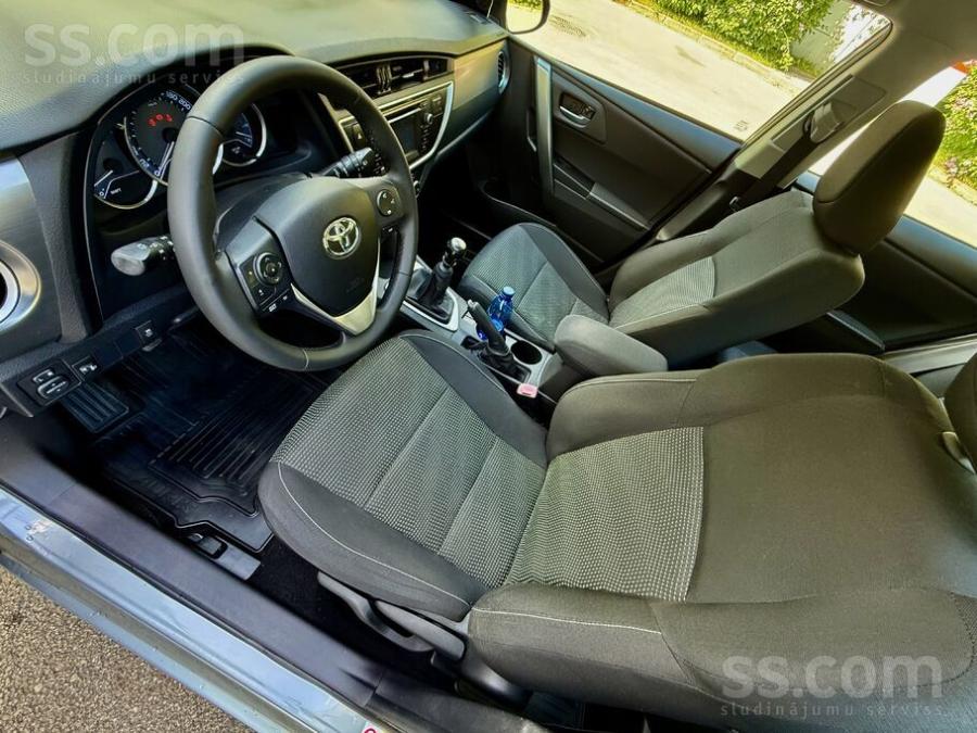 Pelēks Toyota Auris 2014 Rīga, ar dzinēja tilpumu 1.40 L un nobraukumu 0 tūkst. km par 5590 €, foto 9 vietnē AUTOMOTO.COM.LV