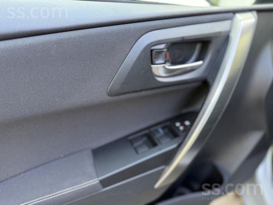 Pelēks Toyota Auris 2014 Rīga, ar dzinēja tilpumu 1.40 L un nobraukumu 0 tūkst. km par 5590 €, foto 12 vietnē AUTOMOTO.COM.LV