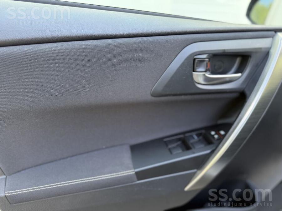 Pelēks Toyota Auris 2014 Rīga, ar dzinēja tilpumu 1.40 L un nobraukumu 0 tūkst. km par 5590 €, foto 13 vietnē AUTOMOTO.COM.LV