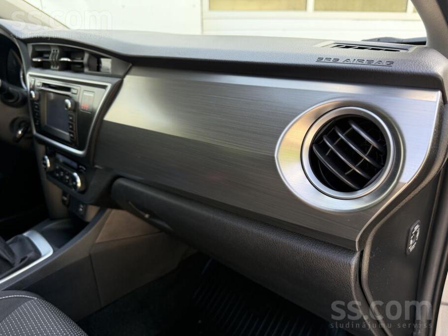 Pelēks Toyota Auris 2014 Rīga, ar dzinēja tilpumu 1.40 L un nobraukumu 0 tūkst. km par 5590 €, foto 20 vietnē AUTOMOTO.COM.LV