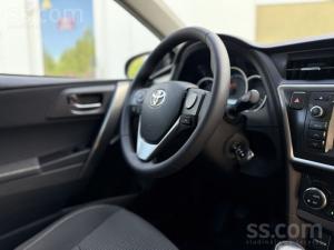 Pelēks Toyota Auris 2014 Rīga, ar dzinēja tilpumu 1.40 L un nobraukumu 0 tūkst. km par 5590 €, foto 21 vietnē AUTOMOTO.COM.LV