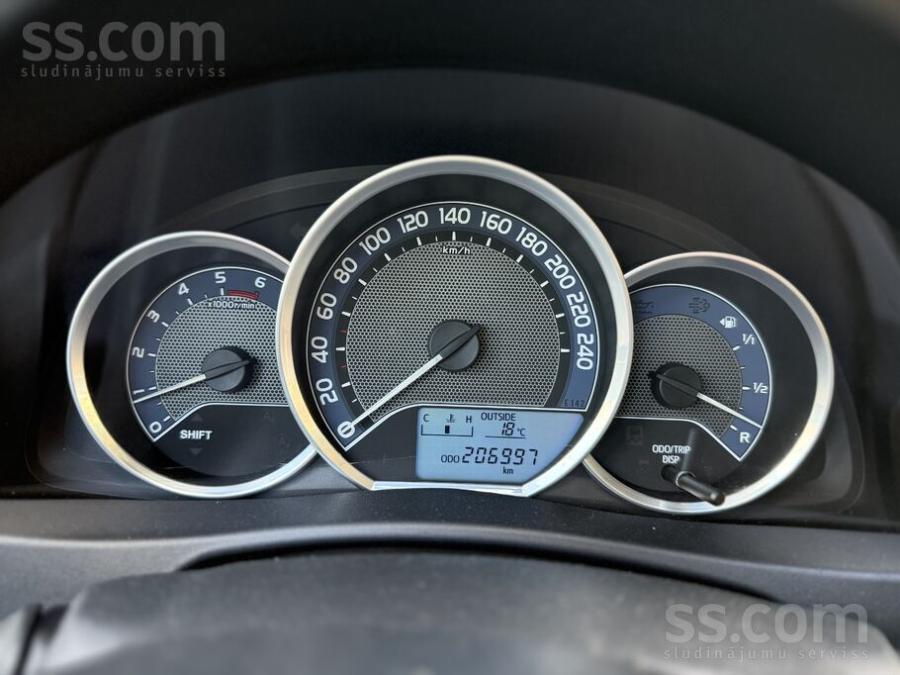 Pelēks Toyota Auris 2014 Rīga, ar dzinēja tilpumu 1.40 L un nobraukumu 0 tūkst. km par 5590 €, foto 34 vietnē AUTOMOTO.COM.LV
