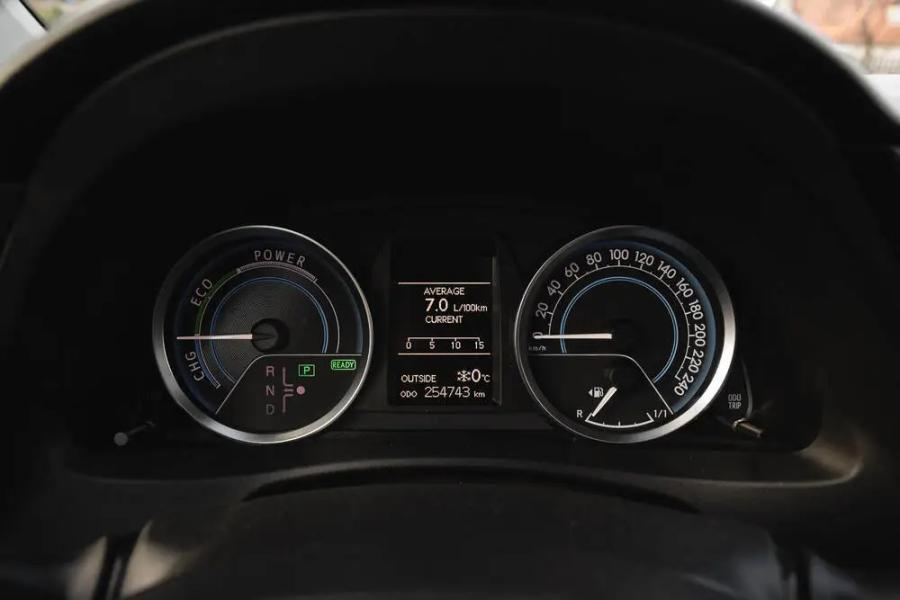 Серый Тойота Аурис 2014 в Елгава, объемом двигателя 1.80 л и пробегом 255 тыс. км за 7900 €, фото 16 на AUTOMOTO.COM.LV