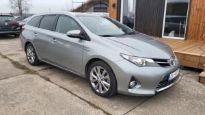 Pelēks Toyota Auris 2014 Rīga, ar dzinēja tilpumu 1.80 L un nobraukumu 243 tūkst. km par 9500 €, foto  vietnē AUTOMOTO.COM.LV