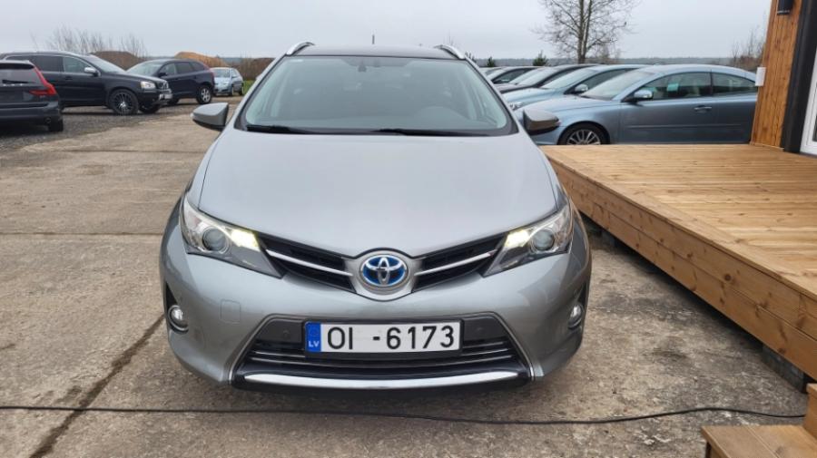 Pelēks Toyota Auris 2014 Rīga, ar dzinēja tilpumu 1.80 L un nobraukumu 243 tūkst. km par 9500 €, foto 8 vietnē AUTOMOTO.COM.LV
