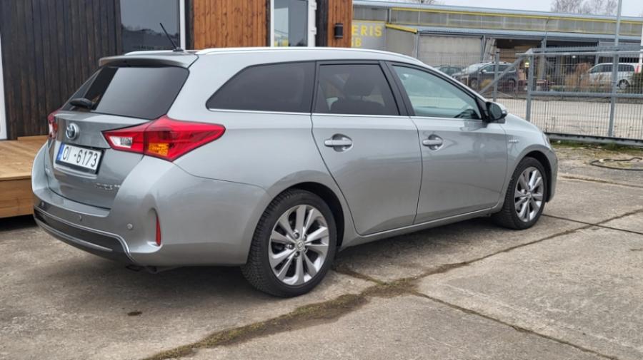 Pelēks Toyota Auris 2014 Rīga, ar dzinēja tilpumu 1.80 L un nobraukumu 243 tūkst. km par 9500 €, foto 9 vietnē AUTOMOTO.COM.LV