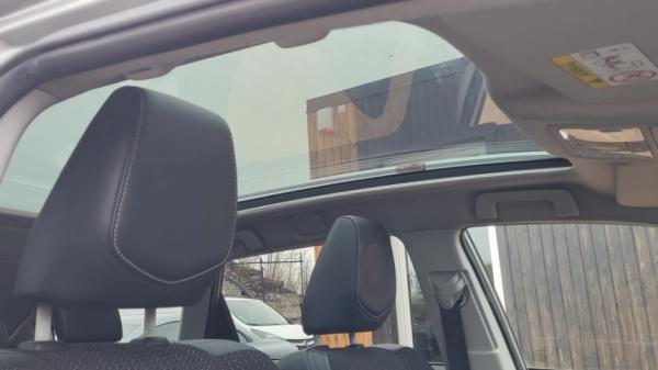Grey Toyota Auris 2014 in Riga, with an engine capacity of 1.80 L and mileage of 243 thousand km for 9500 €, photo 9 on AUTOMOTO.COM.LV