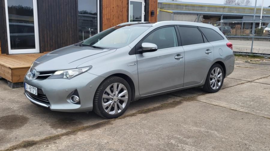 Pelēks Toyota Auris 2014 Rīga, ar dzinēja tilpumu 1.80 L un nobraukumu 243 tūkst. km par 9500 €, foto 11 vietnē AUTOMOTO.COM.LV