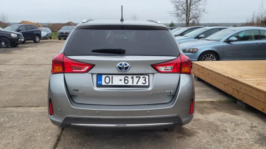 Pelēks Toyota Auris 2014 Rīga, ar dzinēja tilpumu 1.80 L un nobraukumu 243 tūkst. km par 9500 €, foto 13 vietnē AUTOMOTO.COM.LV