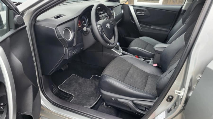 Pelēks Toyota Auris 2014 Rīga, ar dzinēja tilpumu 1.80 L un nobraukumu 243 tūkst. km par 9500 €, foto 18 vietnē AUTOMOTO.COM.LV