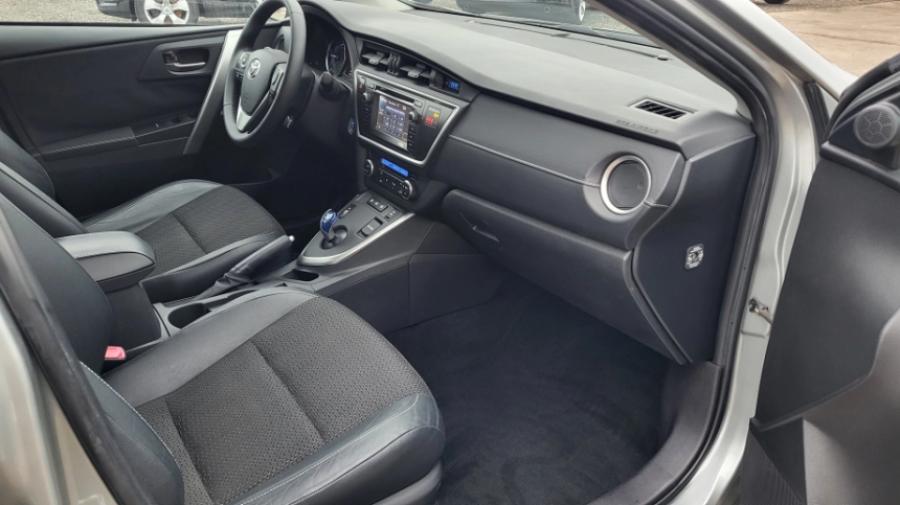 Pelēks Toyota Auris 2014 Rīga, ar dzinēja tilpumu 1.80 L un nobraukumu 243 tūkst. km par 9500 €, foto 21 vietnē AUTOMOTO.COM.LV