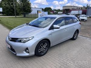 Pelēks Toyota Auris 2014 Limbaži, ar dzinēja tilpumu 1.80 L un nobraukumu 238 tūkst. km par 7550 €, foto  vietnē AUTOMOTO.COM.LV