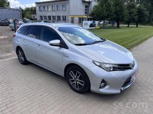 Pelēks Toyota Auris 2014 Limbaži, ar dzinēja tilpumu 1.80 L un nobraukumu 238 tūkst. km par 7550 €, foto 4 vietnē AUTOMOTO.COM.LV