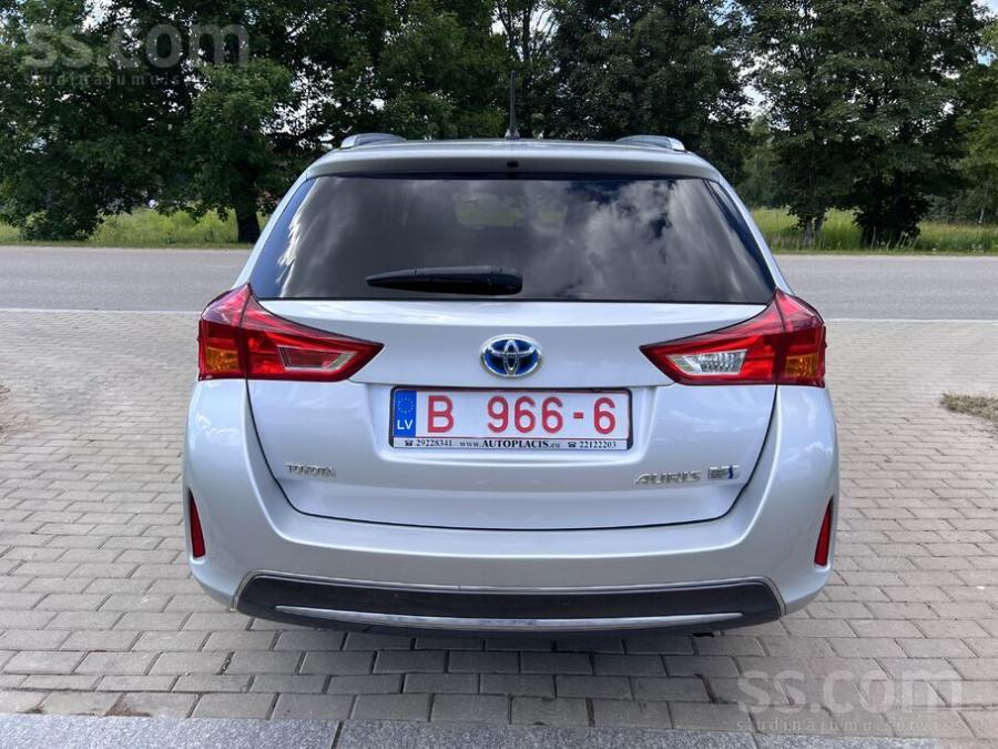 Pelēks Toyota Auris 2014 Limbaži, ar dzinēja tilpumu 1.80 L un nobraukumu 238 tūkst. km par 7550 €, foto 6 vietnē AUTOMOTO.COM.LV