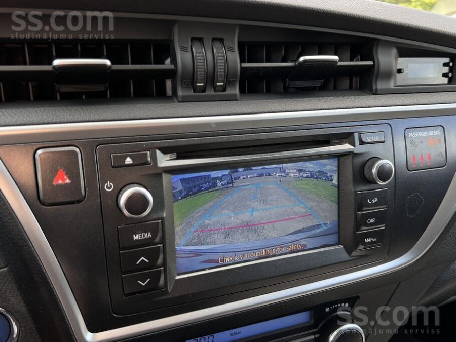 Pelēks Toyota Auris 2014 Limbaži, ar dzinēja tilpumu 1.80 L un nobraukumu 238 tūkst. km par 7550 €, foto 15 vietnē AUTOMOTO.COM.LV
