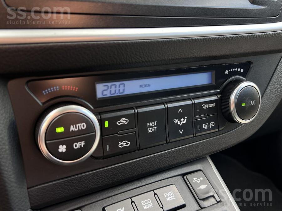 Pelēks Toyota Auris 2014 Limbaži, ar dzinēja tilpumu 1.80 L un nobraukumu 238 tūkst. km par 7550 €, foto 16 vietnē AUTOMOTO.COM.LV